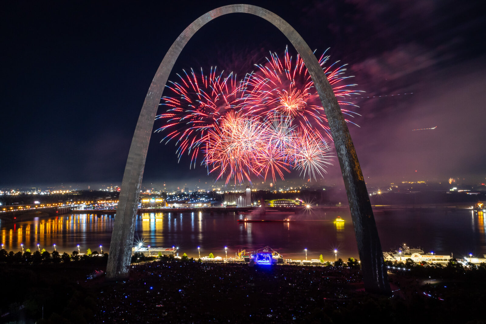4th of July Fireworks Cruise | The Gateway Arch